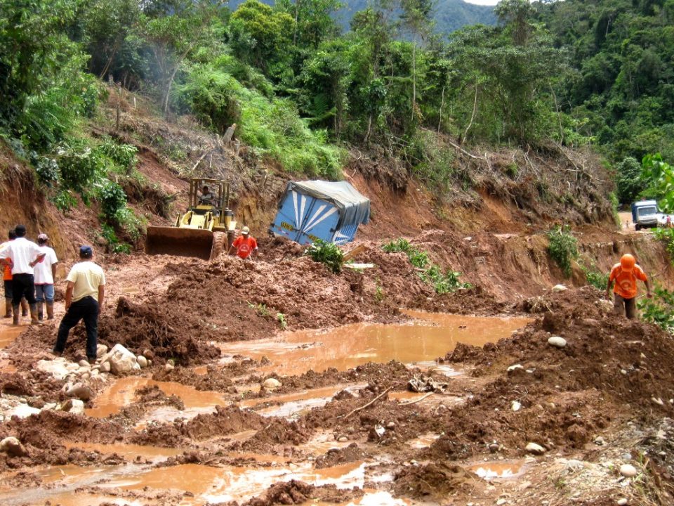 Morropón: caída de un huaico deja aislados a tres caseríos en Chalaco