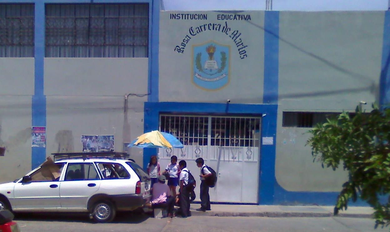 Evalúan reubicar a alumnas de I.E Rosa Carrera por malas condiciones de ...