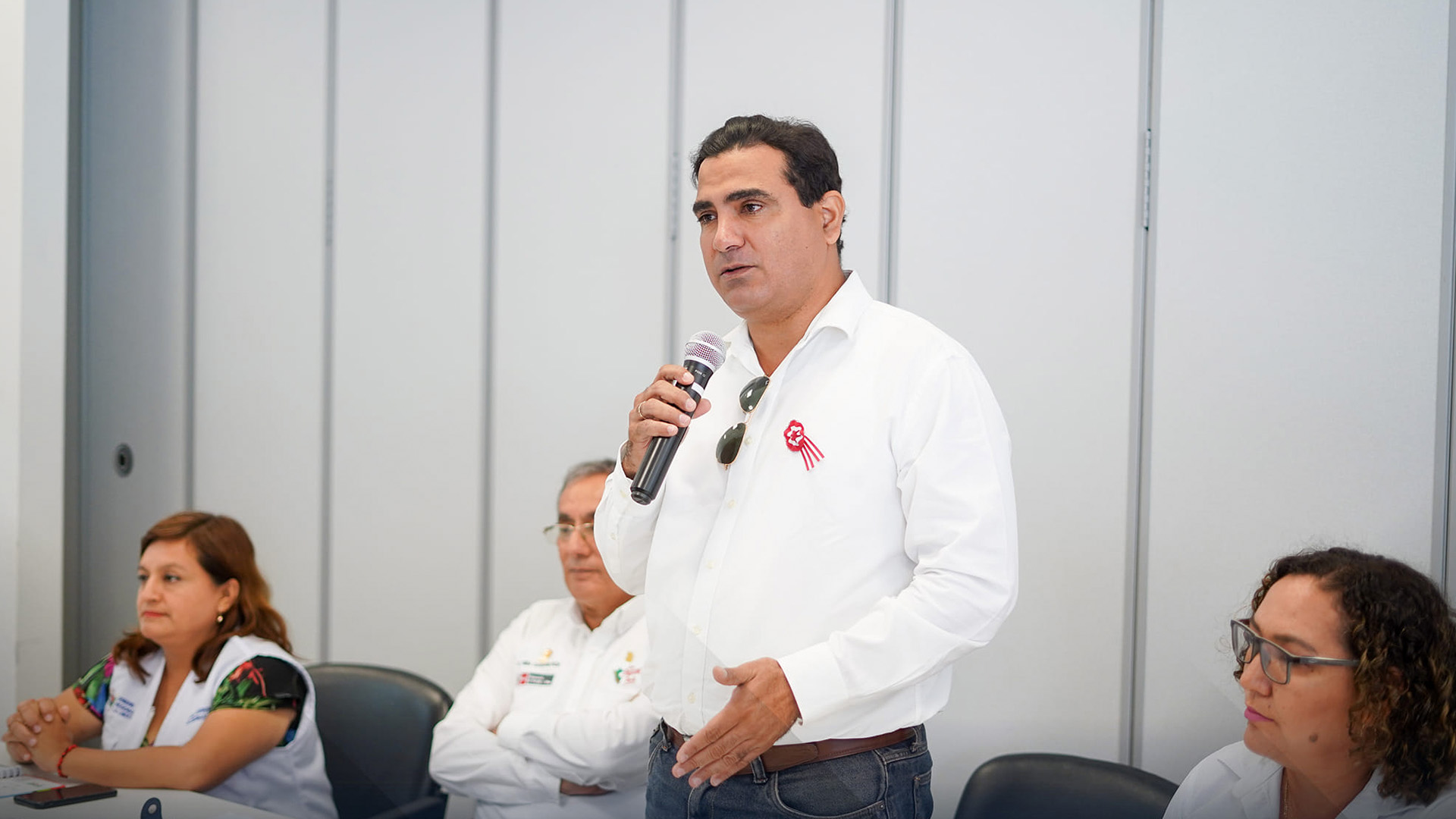 Piura: gobernador puede ser sancionado si no designa al nuevo director ... Piura: gobernador puede ser sancionado si no designa al nuevo director ...