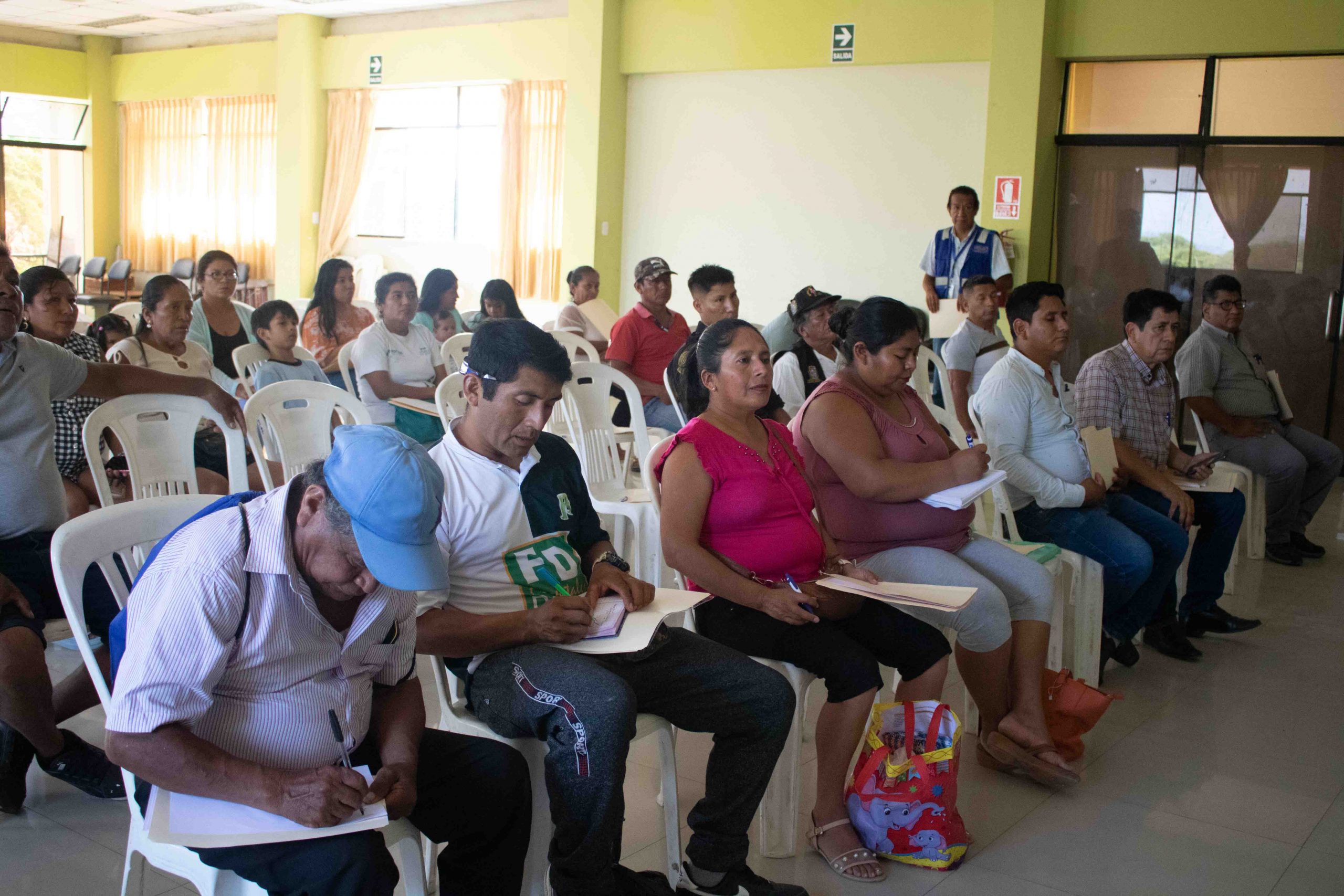 Mujeres líderes se preparan para superar el círculo de violencia de género - Cutivalú Piura